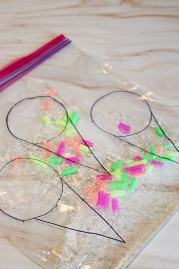 How to Make Mess-Free Sprinkle Sensory Bags for Kids