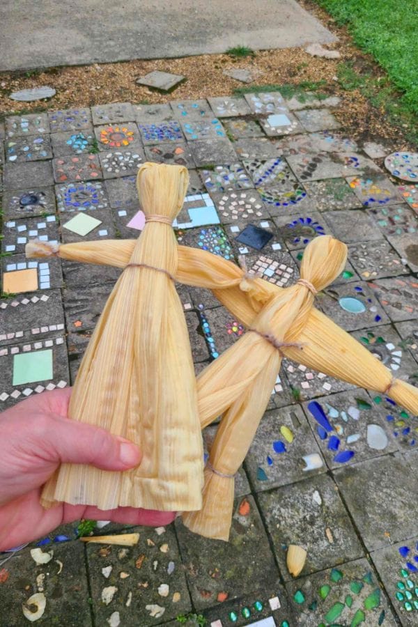 How to Make Corn Husk Dolls with Preschoolers